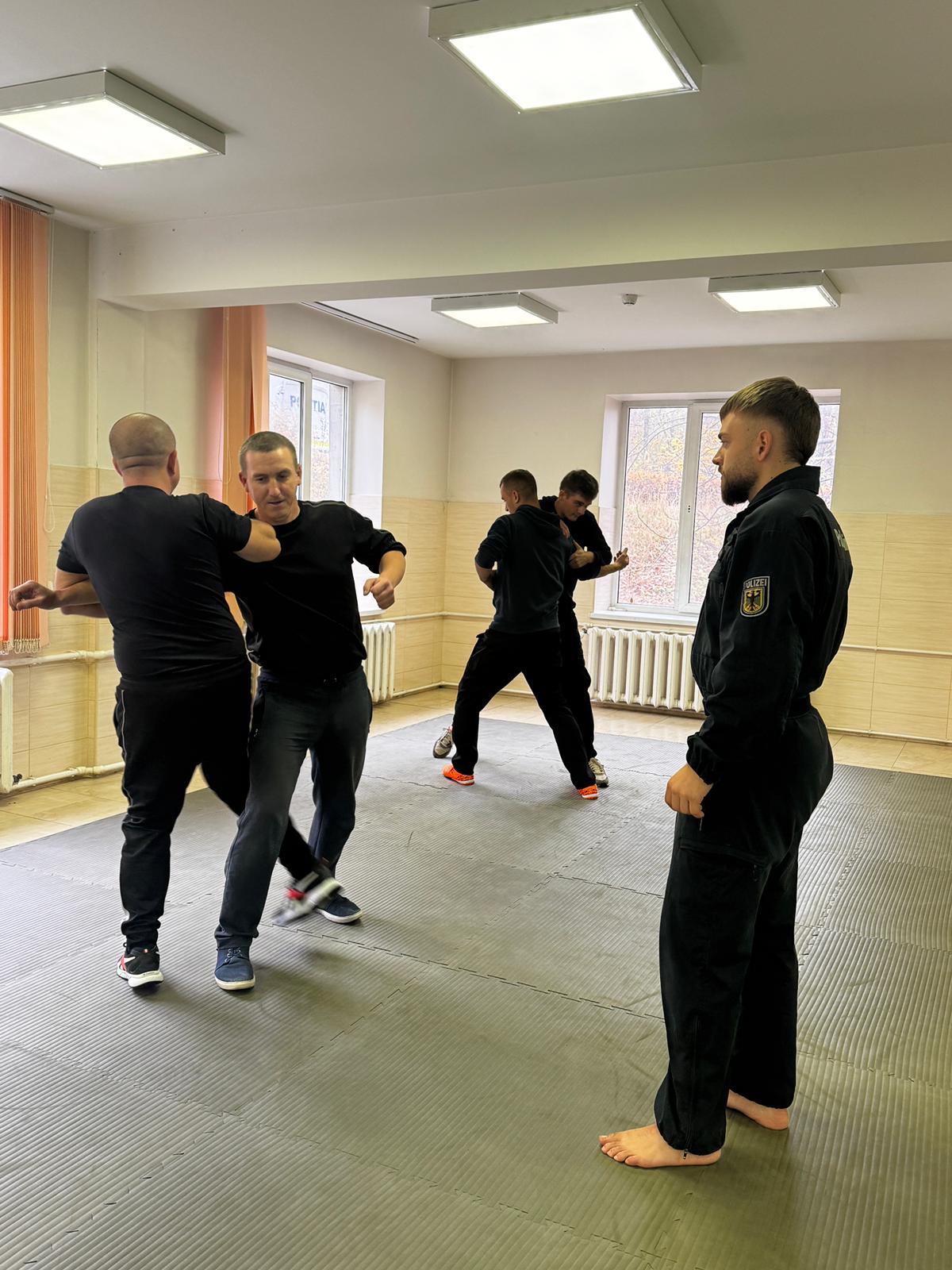 Instruire specializată pentru polițiștii din Moldova: Managementul ...